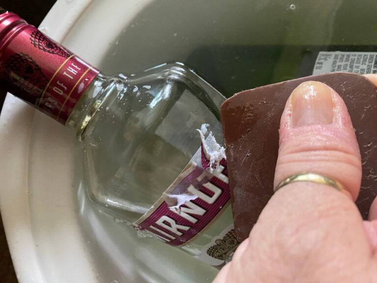 How to Remove a Label from and Clean a Glass Bottle - Shop at Blu